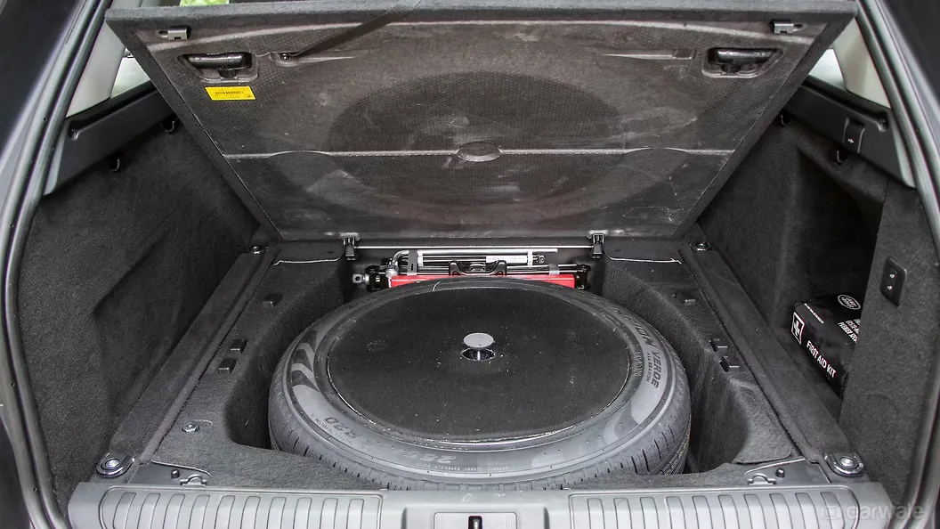 Range Rover Sport Boot Space Image, Range Rover Sport Photos in India ...