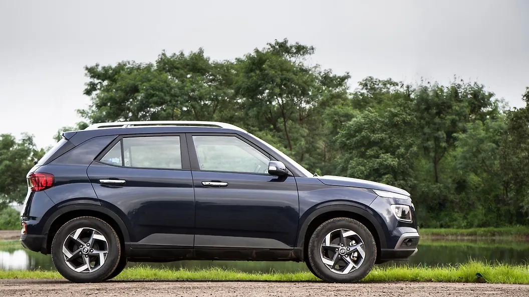 Hyundai Venue Images, Interior & Exterior Photo Gallery - CarWale