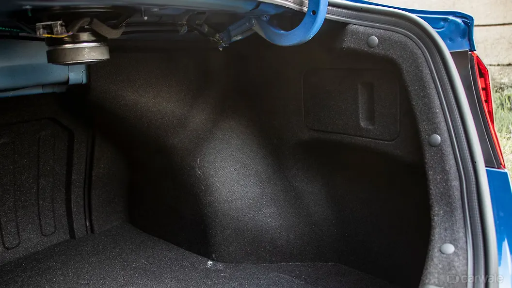 Elantra Boot Space Image, Elantra Photos in India - CarWale
