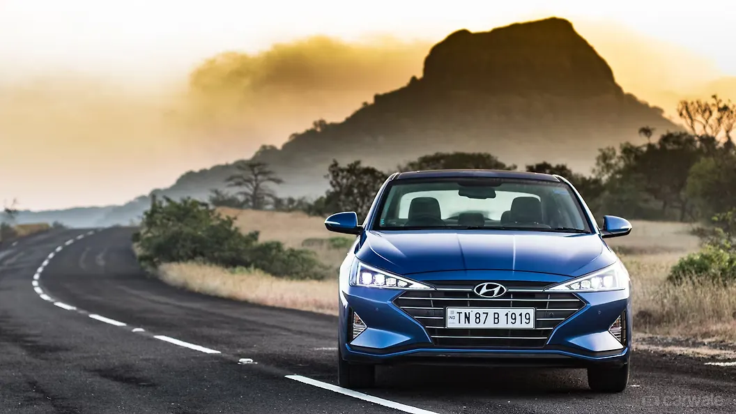 Elantra Front View Image, Elantra Photos in India - CarWale