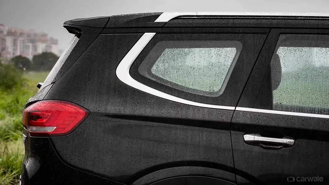 Gloster Rear Quarter Glass Image, Gloster Photos in India - CarWale