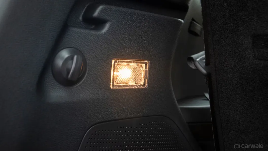 Gloster Boot Light Image, Gloster Photos in India - CarWale