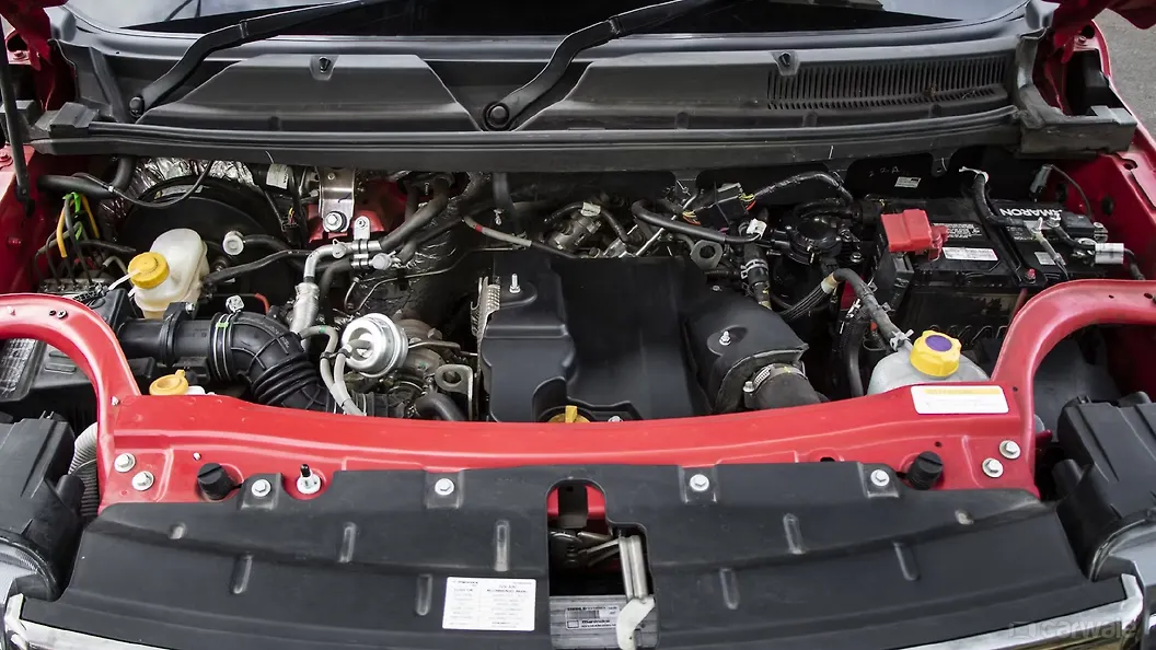 TUV300 Engine Bay Image, TUV300 Photos in India - CarWale