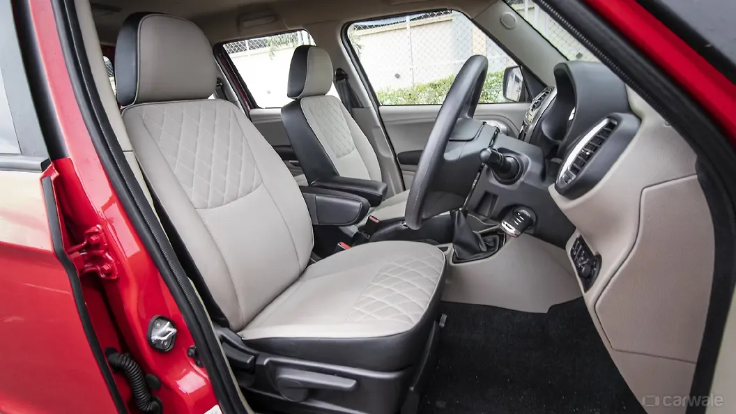 TUV300 Front-Seats Image, TUV300 Photos in India - CarWale