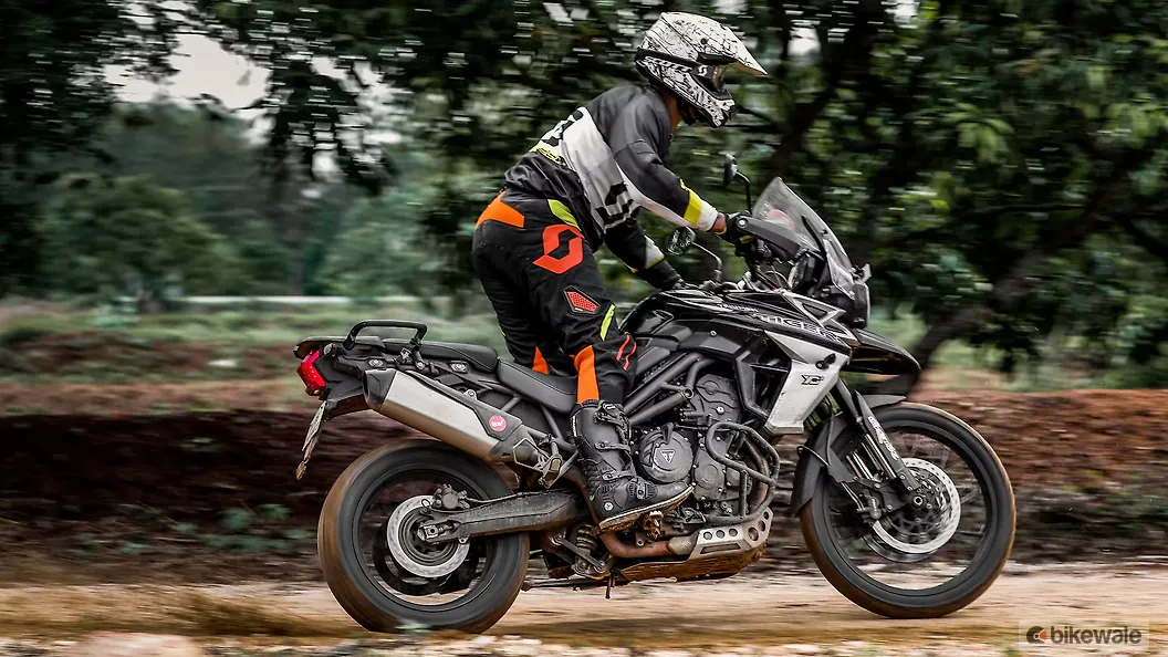 Triumph Tiger 800 XCx Action Image – BikeWale