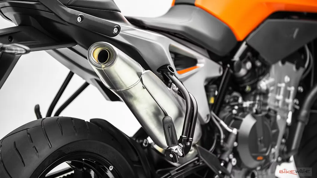 KTM 790 Duke Side Indicators Image – BikeWale