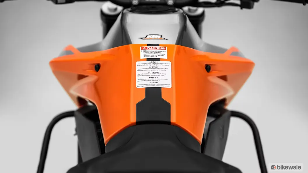 KTM 790 Duke Fuel Tank Image – BikeWale