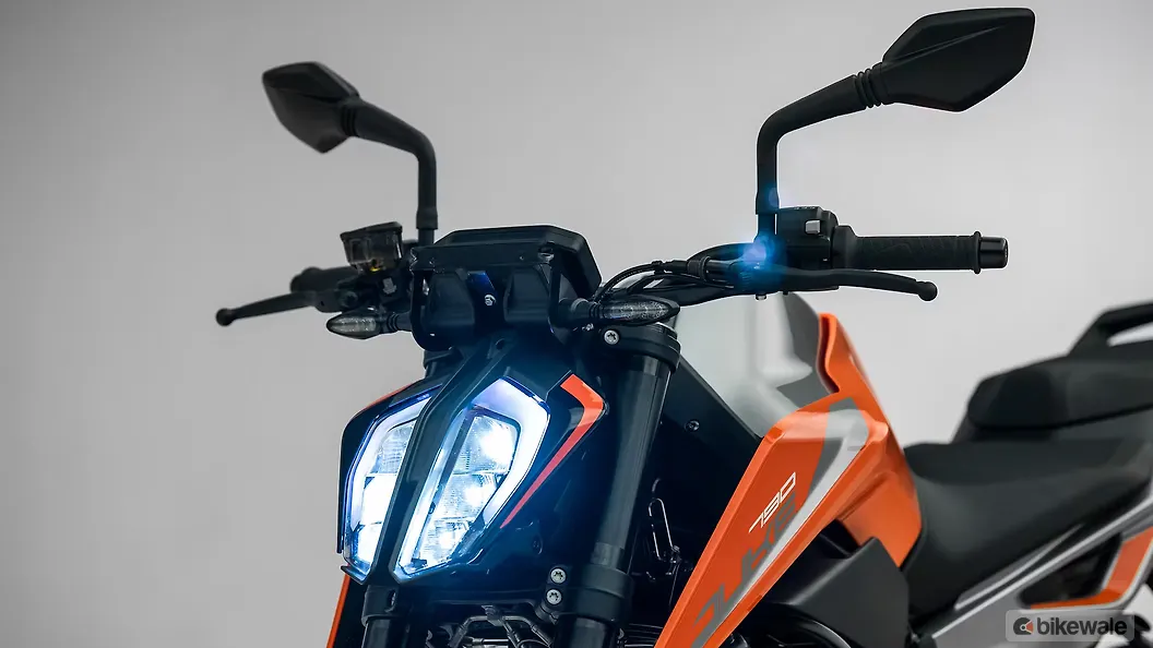 KTM 790 Duke Handlebar Image – BikeWale