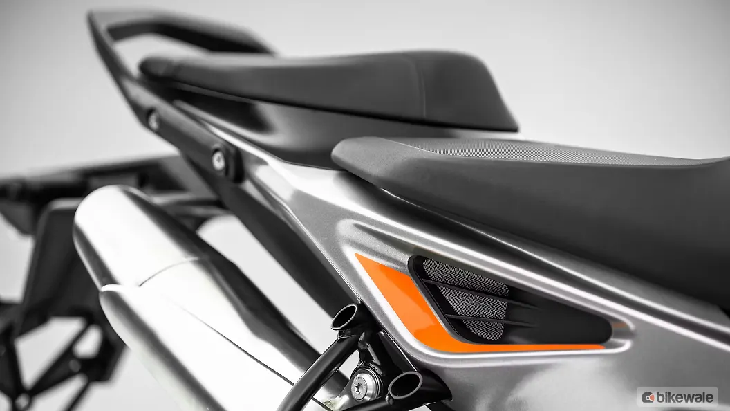 KTM 790 Duke Rear Seat Space Image – BikeWale