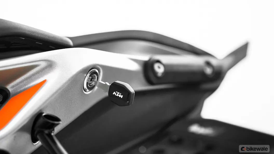 KTM 790 Duke Underseat Storage Image – BikeWale