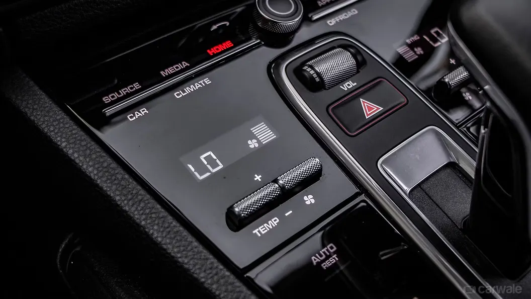 Cayenne Coupe AC Controls Image, Cayenne Coupe Photos in India - CarWale