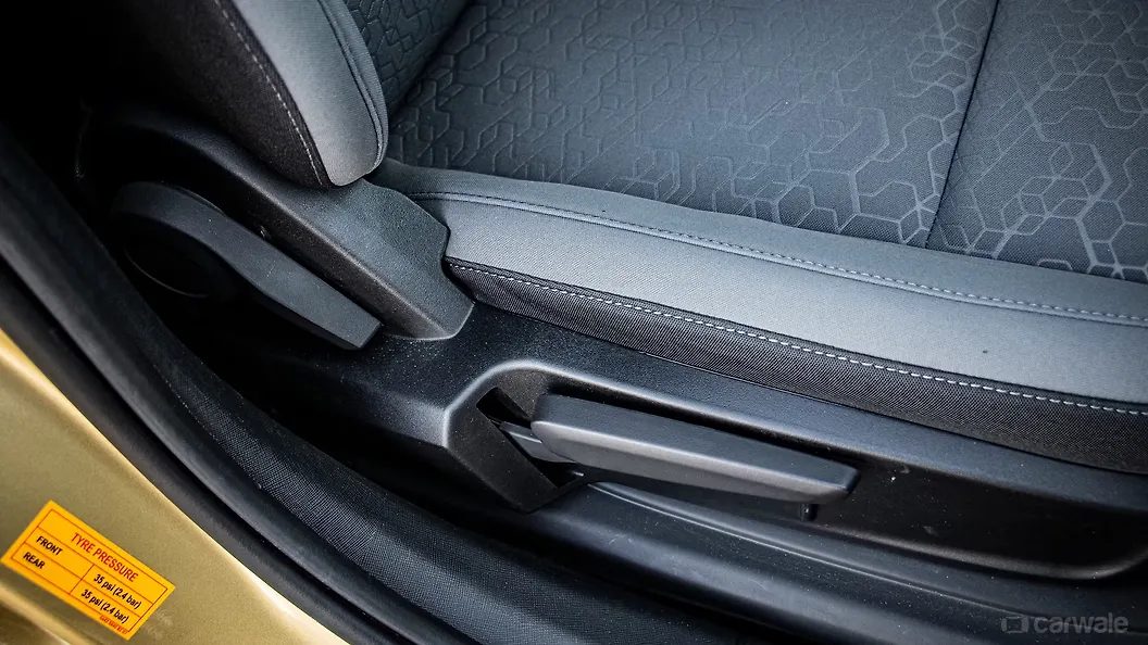 Altroz Interior Image, Altroz Photos in India - CarWale