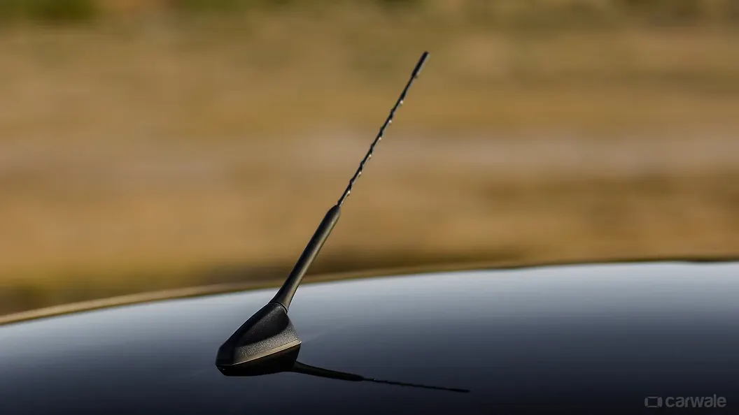 Altroz Antenna Image, Altroz Photos in India - CarWale