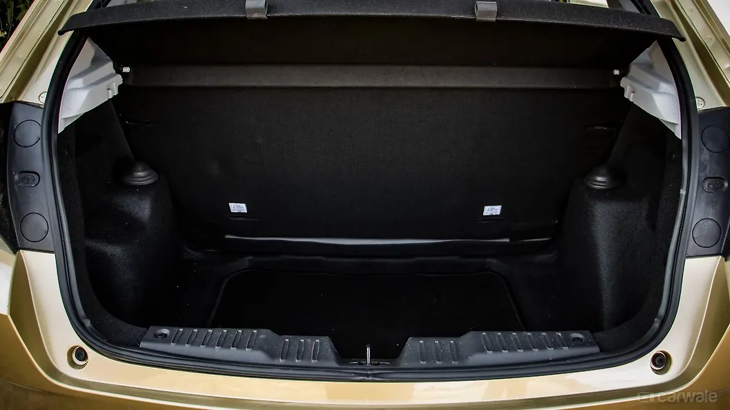 Altroz Boot Space Image, Altroz Photos in India - CarWale