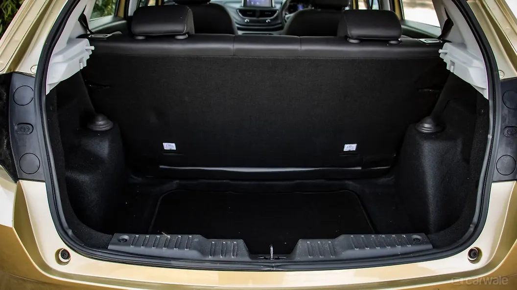 Altroz Boot Space Image, Altroz Photos in India - CarWale