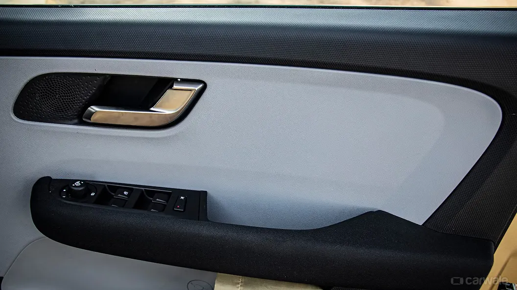 Altroz Interior Image, Altroz Photos in India - CarWale