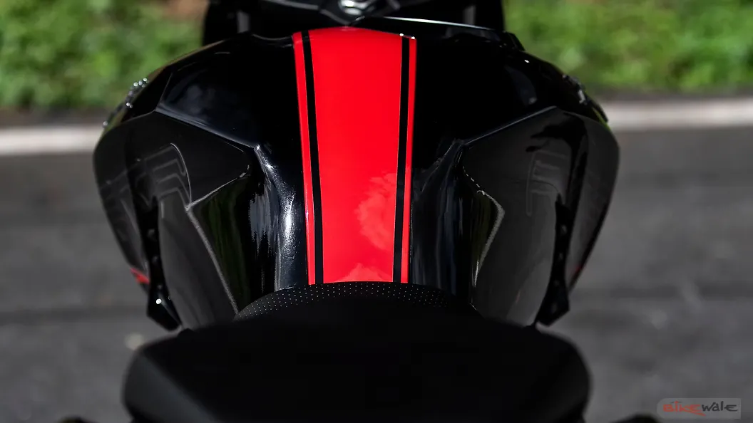 TVS Apache RTR 200 4V Fuel Tank Image – BikeWale