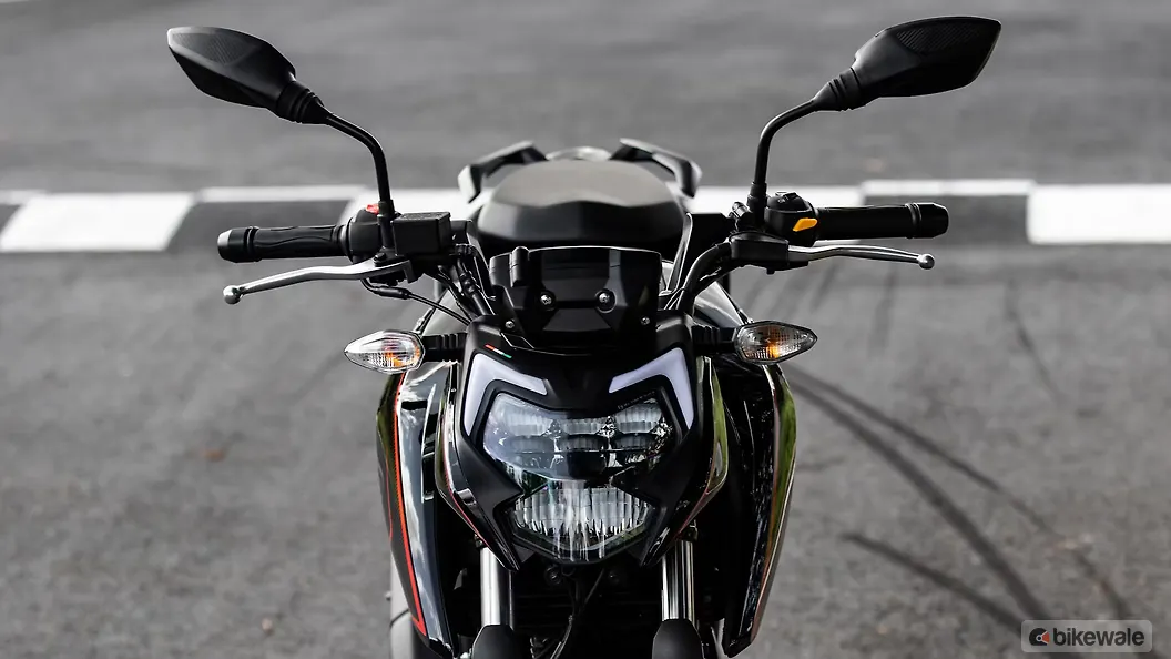 TVS Apache RTR 200 4V Handlebar Image – BikeWale