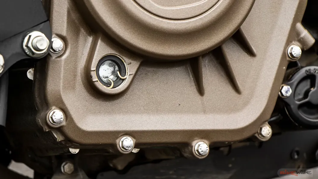 Husqvarna Vitpilen 250 Engine Oil Level Indicator Image – BikeWale