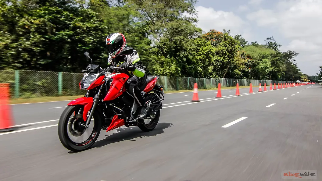 TVS Apache RTR 160 4V Exhaust Image – BikeWale