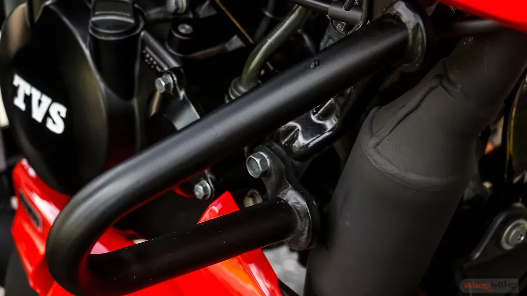 TVS Apache RTR 160 4V Engine Image – BikeWale
