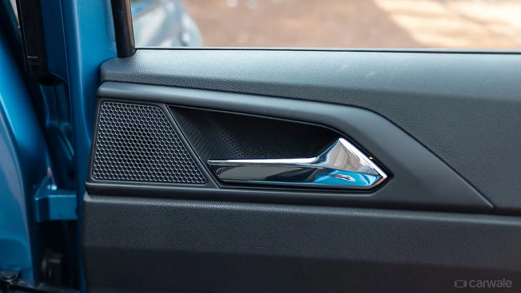 Slavia Inner Rear View Mirror Image, Slavia Photos in India - CarWale