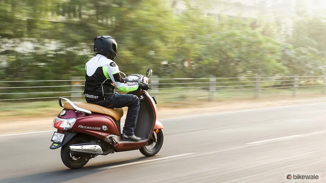 Suzuki Access [2024] Action Image – BikeWale