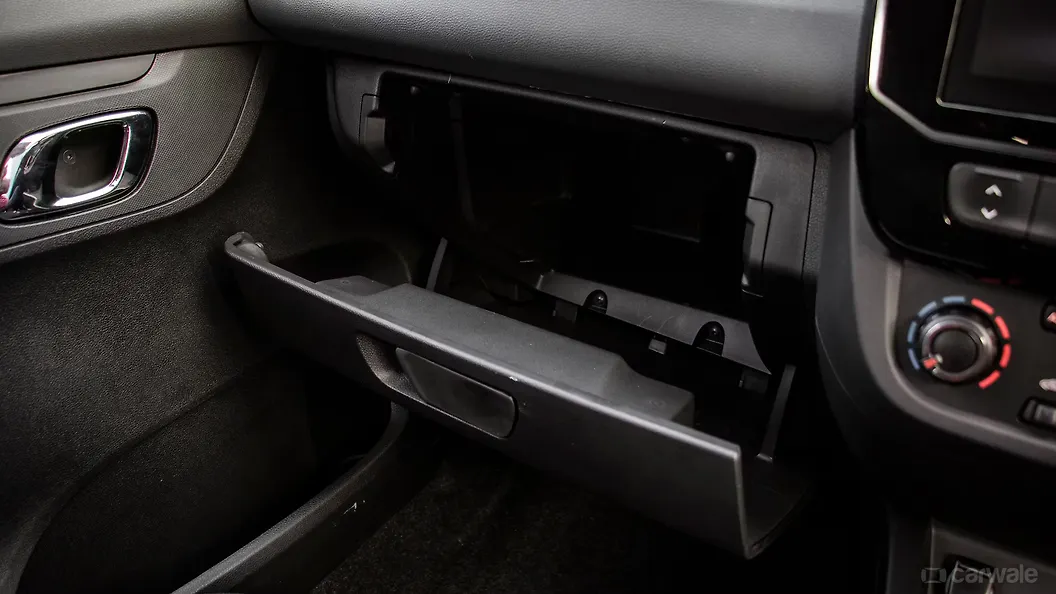 Kwid [2019-2022] Rear Seat Space Image, Kwid [2019-2022] Photos in ...