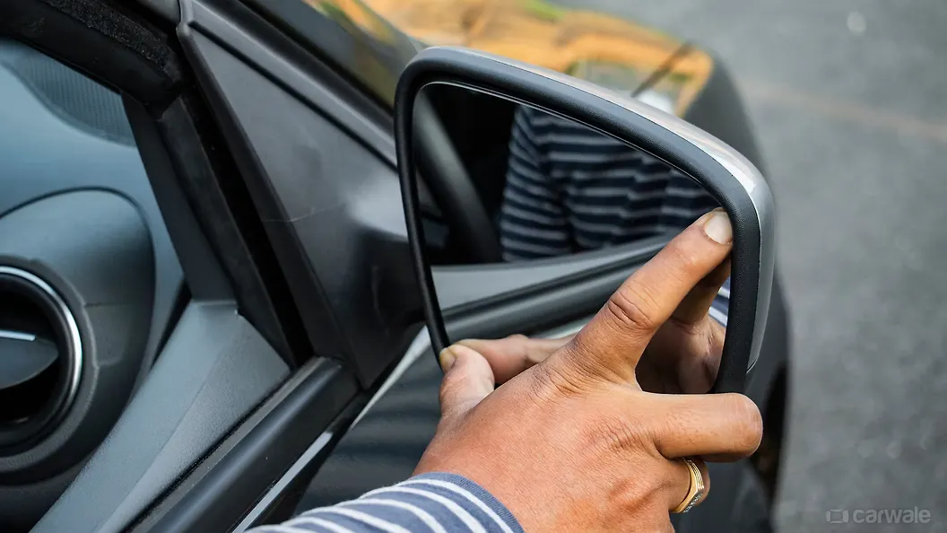 Renault Kwid Photo, Mirror Image - CarWale