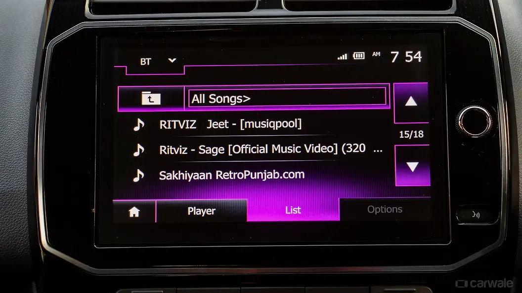Renault Kwid Photo, Music System Image - CarWale