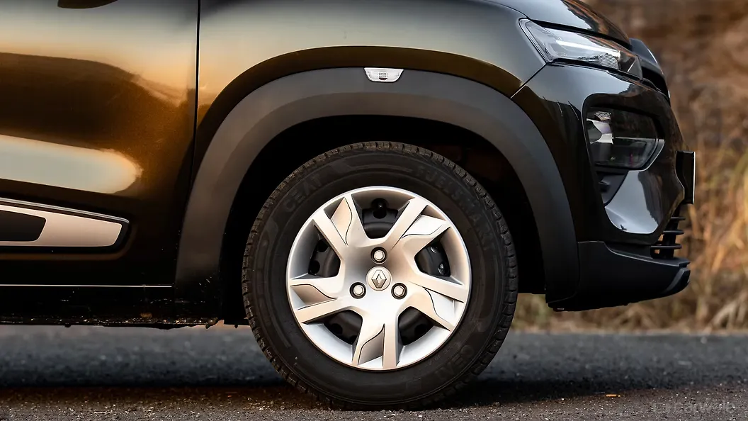 Kwid [2019-2022] Rear Seat Space Image, Kwid [2019-2022] Photos in ...