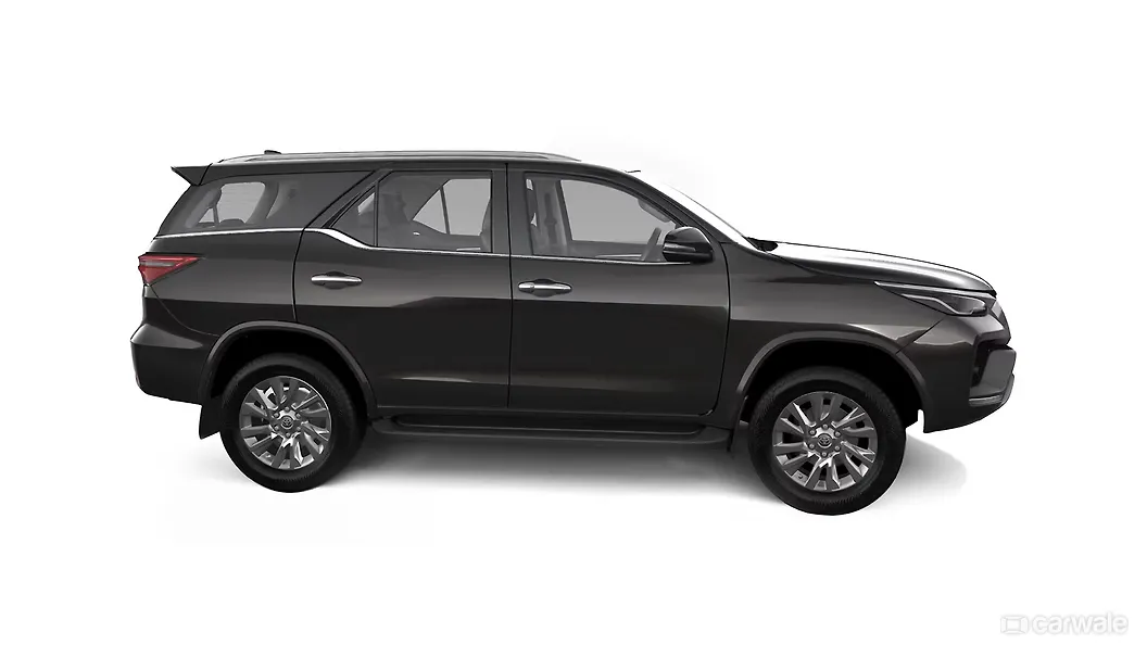 Toyota Fortuner Images - Fortuner Interior & Exterior Photo Gallery [30 ...