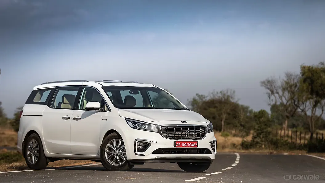 Carnival Front Right Three-Quarter Image, Carnival Photos in India ...