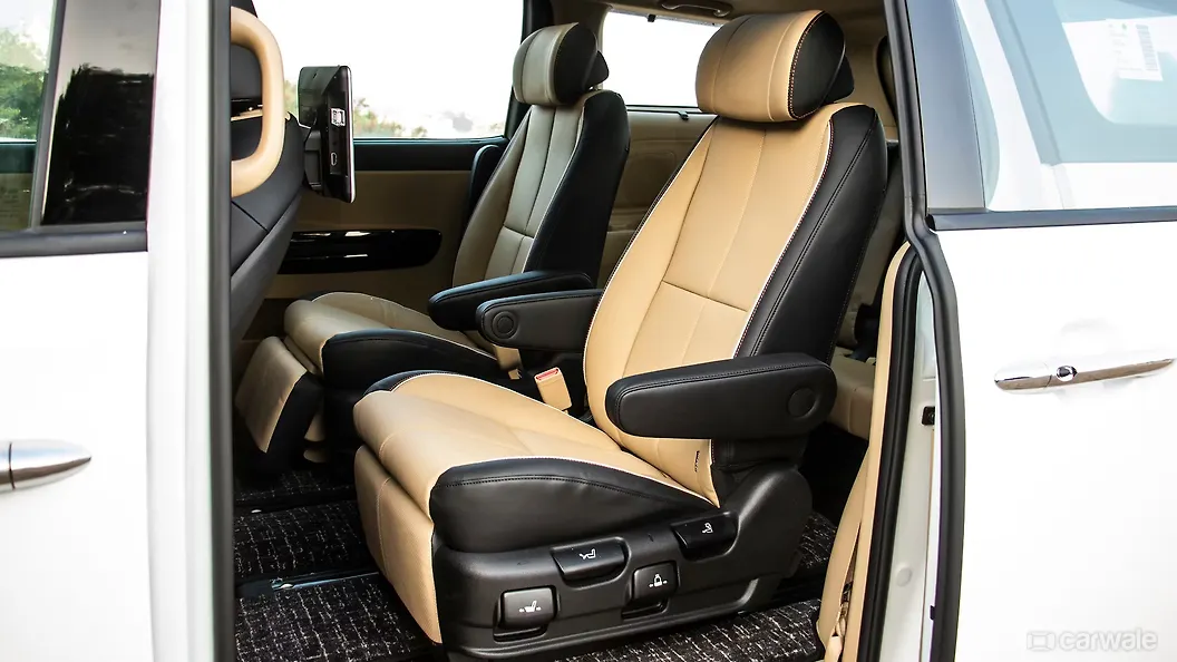 Carnival Front-Seats Image, Carnival Photos in India - CarWale