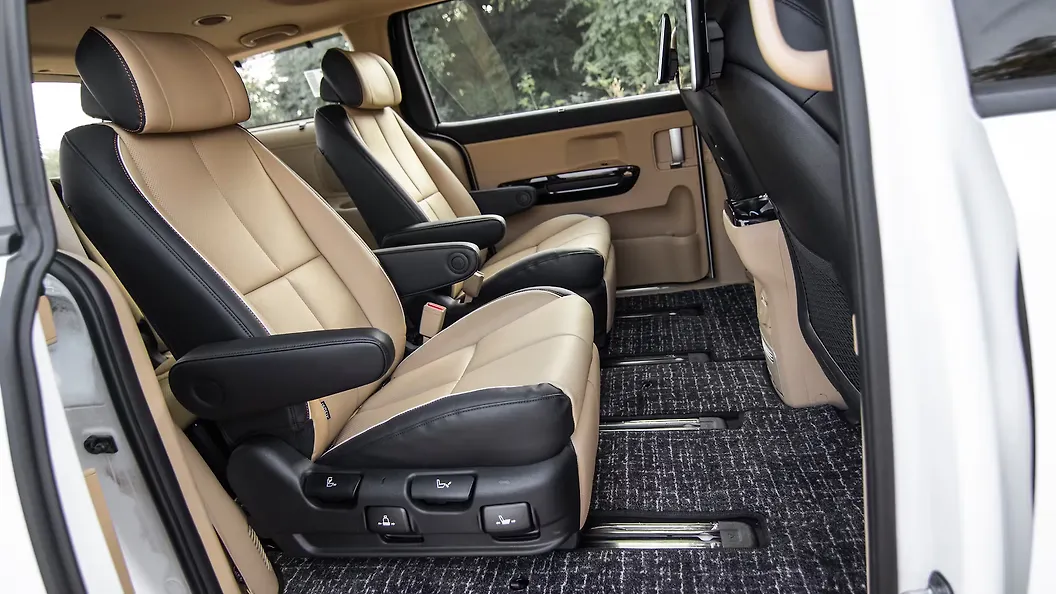 Kia Carnival Images, Interior & Exterior Photo Gallery - CarWale