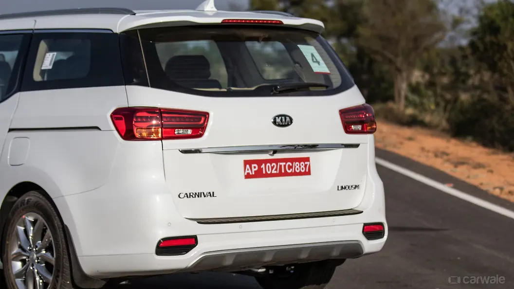 Carnival Rear View Image, Carnival Photos in India - CarWale