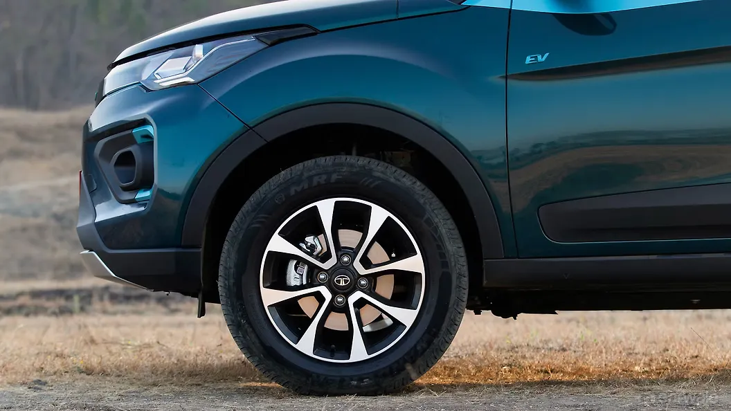 Nexon EV Wheels-Tyres Image, Nexon EV Photos in India - CarWale