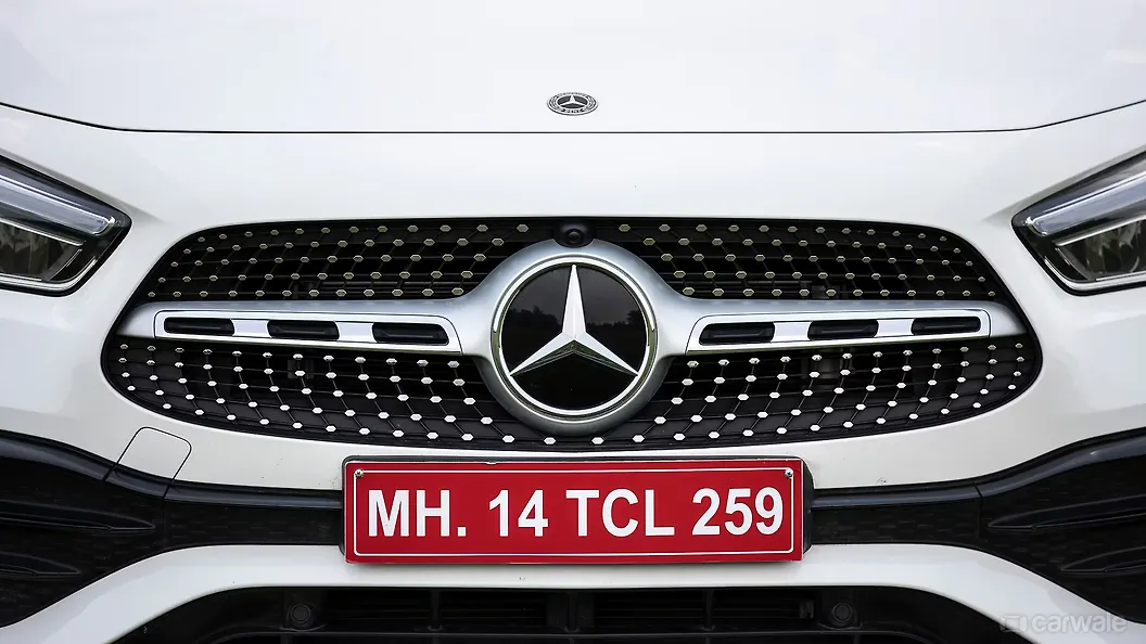 GLA Front Logo Image, GLA Photos in India - CarWale