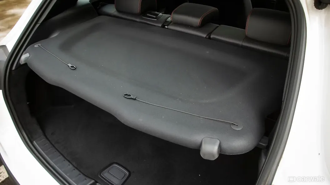 GLA Bootspace with Parcel Tray/Retractable Image, GLA Photos in India ...