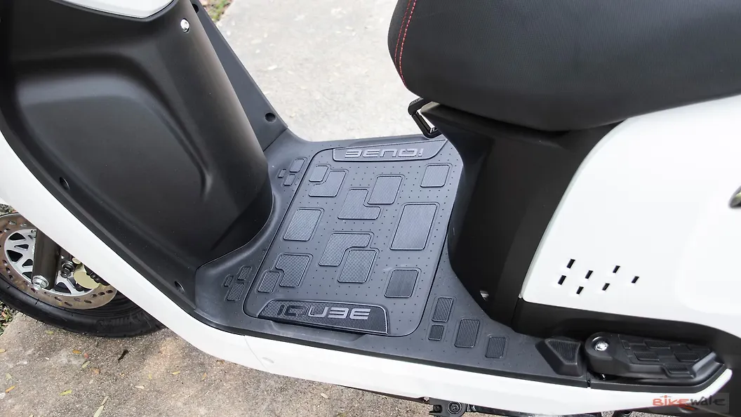 TVS iQube Electric Scooter Battery Pack Image – BikeWale