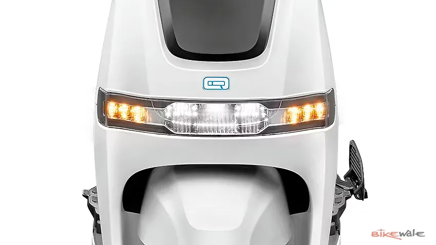 TVS iQube Right Side View Image – BikeWale