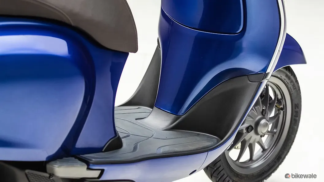 Bajaj Chetak [2020-2024] Exterior Image – BikeWale
