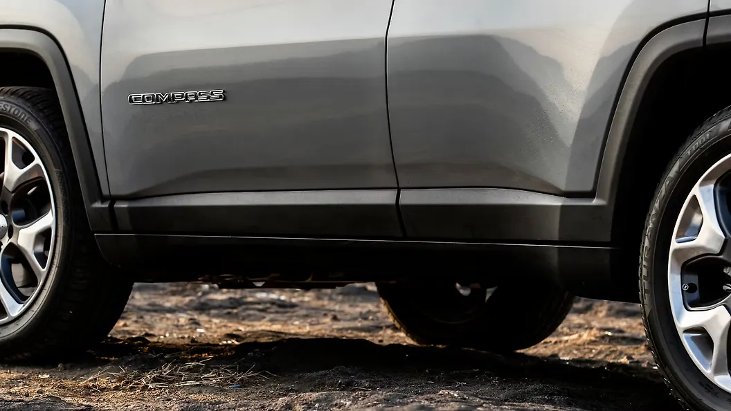 Jeep Compass Images, Interior & Exterior Photo Gallery - CarWale