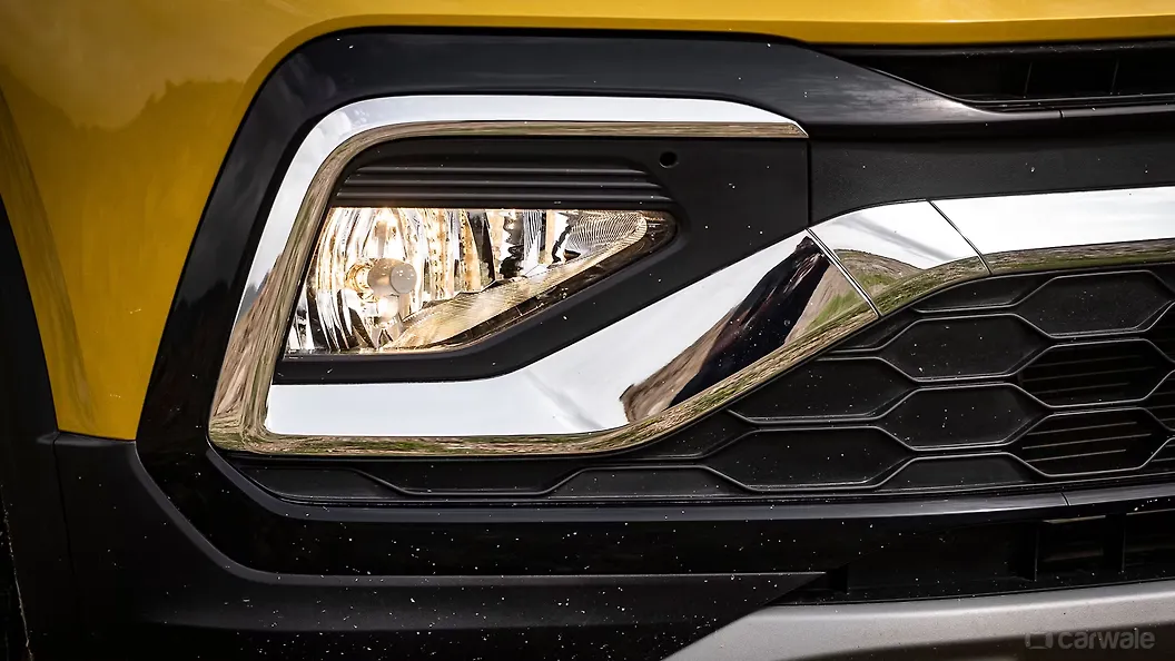 Taigun Front Fog Lamp Image, Taigun Photos in India - CarWale