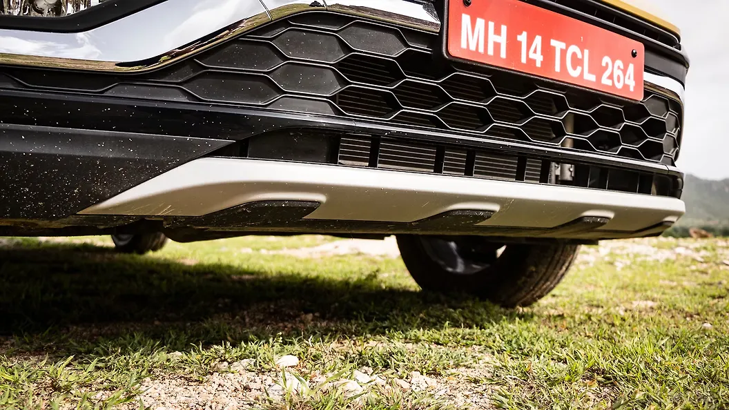 Taigun Front Scuff Plates Image, Taigun Photos in India - CarWale