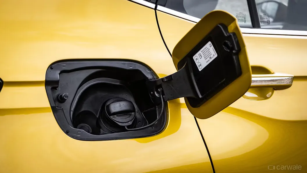 Taigun Open Fuel Lid Image, Taigun Photos in India - CarWale