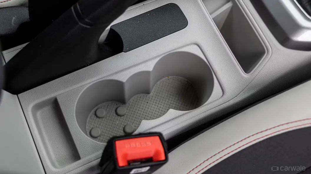 Taigun Front Scuff Plates Image, Taigun Photos in India - CarWale