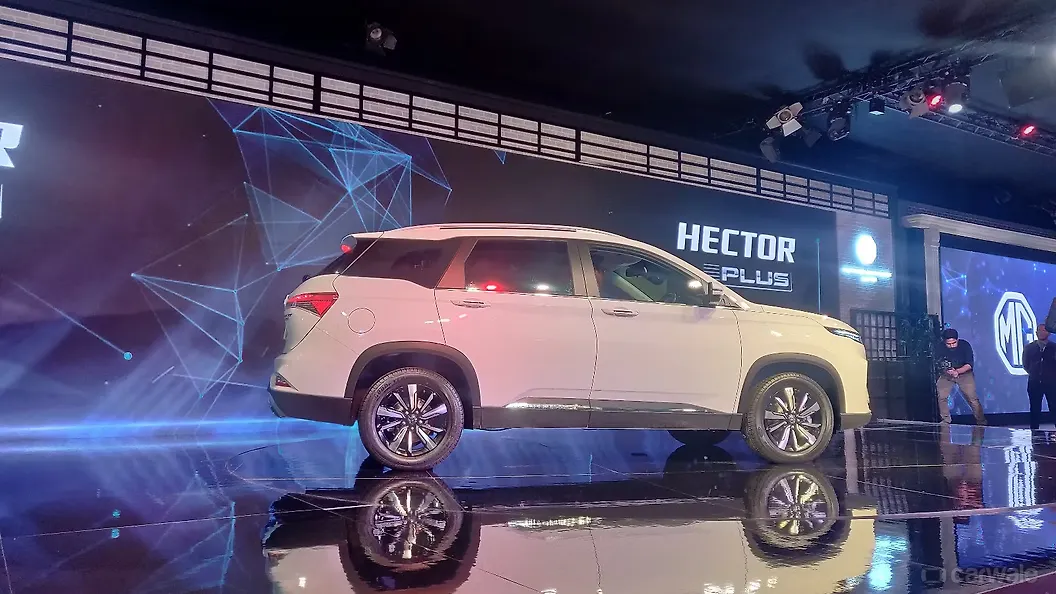 Hector Plus Right Rear Three Quarter Image, Hector Plus Photos in India ...