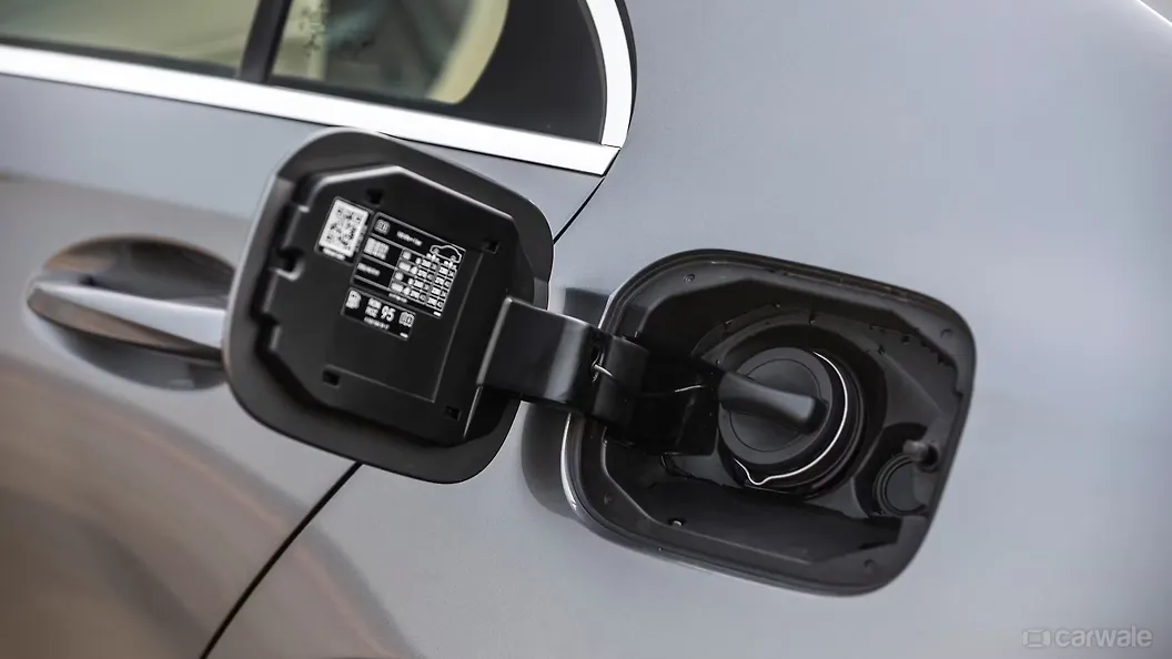 A-Class Limousine Open Fuel Lid Image, A-Class Limousine Photos in ...