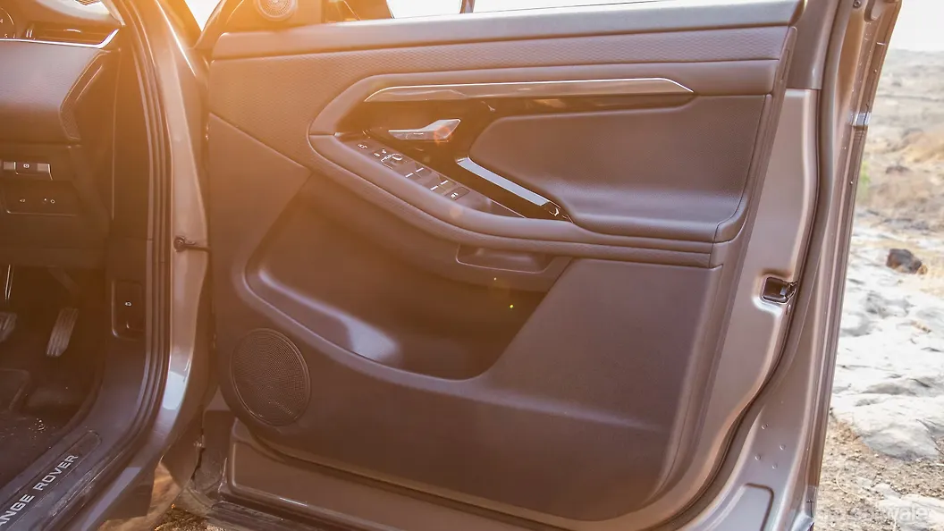 Range Rover Evoque Door Image, Range Rover Evoque Photos in India - CarWale